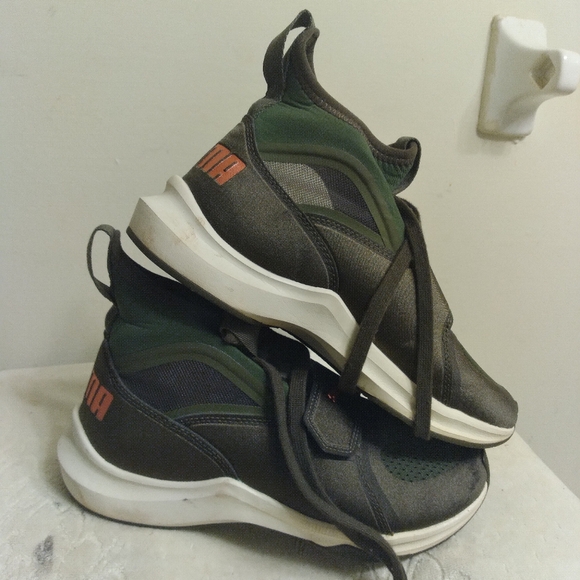 Puma | Shoes | Puma Mens Hightop Sneakers In Green And Black Size 4 ...